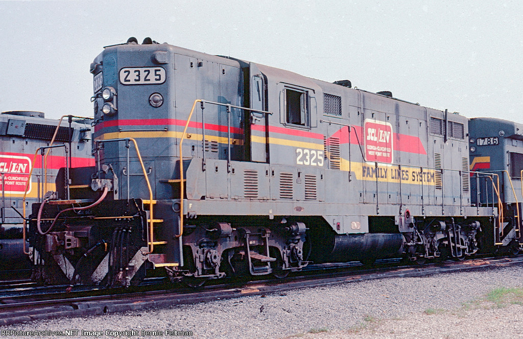 Seaboard System GP7 #2325 in the Boyles Yard Service Center